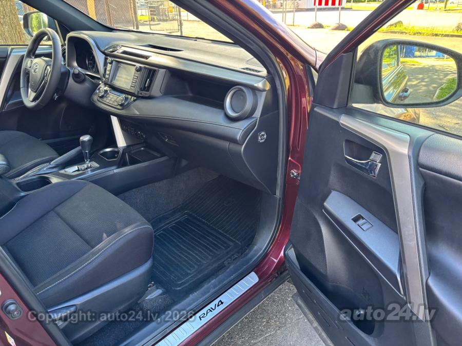 Sarkans Toyota RAV4 2017 Paide, ar dzinēja tilpumu 2.00 L un nobraukumu 198 tūkst. km par 14990 €, foto 10 vietnē AUTOMOTO.COM.LV