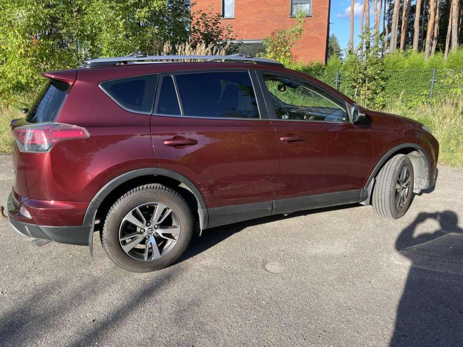Sarkans Toyota RAV4 2017 Viļņa, ar dzinēja tilpumu 2.00 L un nobraukumu 157 tūkst. km par 13900 €, foto 6 vietnē AUTOMOTO.COM.LV