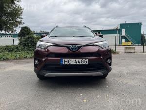 Red Toyota RAV4 2017 in Riga, with an engine capacity of 2.50 L and mileage of 181 thousand km for 16200 €, photo  on AUTOMOTO.COM.LV