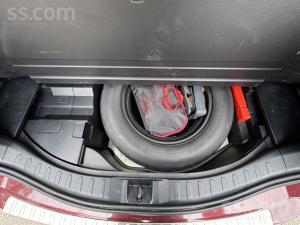 Red Toyota RAV4 2017 in Riga, with an engine capacity of 2.50 L and mileage of 181 thousand km for 16200 €, photo 8 on AUTOMOTO.COM.LV