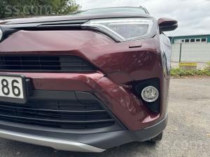 Red Toyota RAV4 2017 in Riga, with an engine capacity of 2.50 L and mileage of 181 thousand km for 16200 €, photo 12 on AUTOMOTO.COM.LV