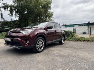 Red Toyota RAV4 2017 in Riga, with an engine capacity of 2.50 L and mileage of 181 thousand km for 16200 €, photo 15 on AUTOMOTO.COM.LV