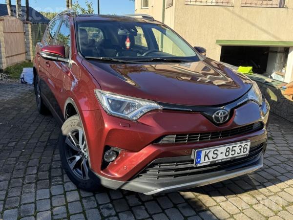 Sarkans Toyota RAV4 2017 Rīga, ar dzinēja tilpumu 2.00 L un nobraukumu 224 tūkst. km par 14800 €, foto 3 vietnē AUTOMOTO.COM.LV