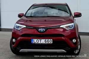 Red Toyota RAV4 2018 in Kretinga, with an engine capacity of 2.49 L and mileage of 154 thousand km for 18999 €, photo 3 on AUTOMOTO.COM.LV