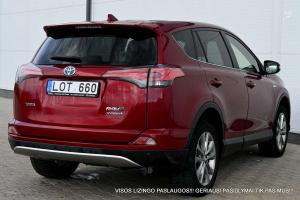 Red Toyota RAV4 2018 in Kretinga, with an engine capacity of 2.49 L and mileage of 154 thousand km for 18999 €, photo 9 on AUTOMOTO.COM.LV