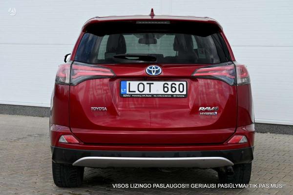 Red Toyota RAV4 2018 in Kretinga, with an engine capacity of 2.49 L and mileage of 154 thousand km for 18999 €, photo 9 on AUTOMOTO.COM.LV