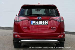 Red Toyota RAV4 2018 in Kretinga, with an engine capacity of 2.49 L and mileage of 154 thousand km for 18999 €, photo 10 on AUTOMOTO.COM.LV