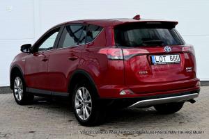 Red Toyota RAV4 2018 in Kretinga, with an engine capacity of 2.49 L and mileage of 154 thousand km for 18999 €, photo 12 on AUTOMOTO.COM.LV