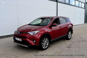 Red Toyota RAV4 2018 in Kretinga, with an engine capacity of 2.49 L and mileage of 154 thousand km for 18999 €, photo 19 on AUTOMOTO.COM.LV