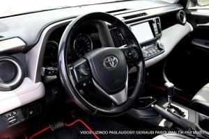 Red Toyota RAV4 2018 in Kretinga, with an engine capacity of 2.49 L and mileage of 154 thousand km for 18999 €, photo 25 on AUTOMOTO.COM.LV