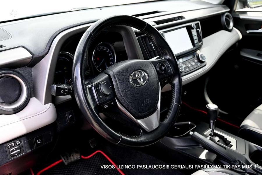 Red Toyota RAV4 2018 in Kretinga, with an engine capacity of 2.49 L and mileage of 154 thousand km for 18999 €, photo 25 on AUTOMOTO.COM.LV