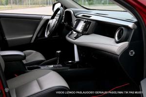 Red Toyota RAV4 2018 in Kretinga, with an engine capacity of 2.49 L and mileage of 154 thousand km for 18999 €, photo 30 on AUTOMOTO.COM.LV