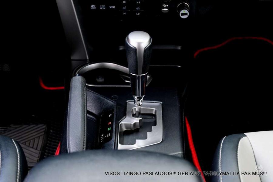 Red Toyota RAV4 2018 in Kretinga, with an engine capacity of 2.49 L and mileage of 154 thousand km for 18999 €, photo 37 on AUTOMOTO.COM.LV