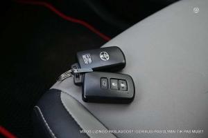 Red Toyota RAV4 2018 in Kretinga, with an engine capacity of 2.49 L and mileage of 154 thousand km for 18999 €, photo 42 on AUTOMOTO.COM.LV