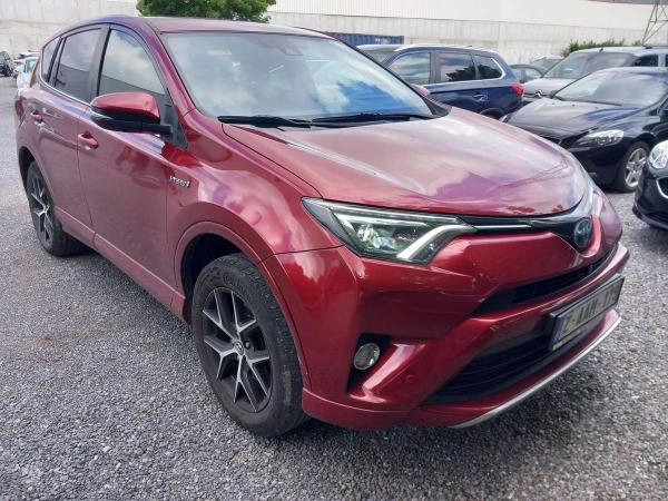 Sarkans Toyota RAV4 2018 Šauļi, ar dzinēja tilpumu 2.49 L un nobraukumu 153 tūkst. km par 18850 €, foto 1 vietnē AUTOMOTO.COM.LV