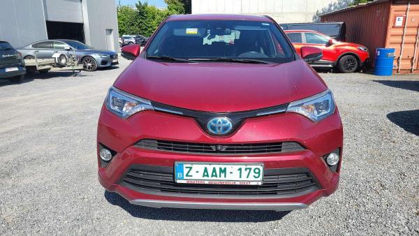 Sarkans Toyota RAV4 2018 Šauļi, ar dzinēja tilpumu 2.49 L un nobraukumu 153 tūkst. km par 18850 €, foto 2 vietnē AUTOMOTO.COM.LV
