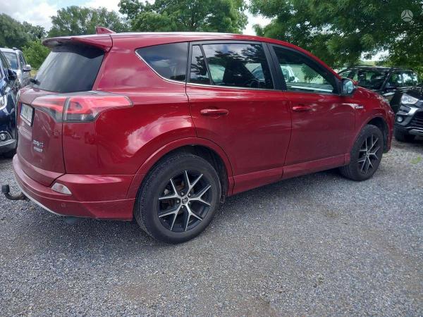 Sarkans Toyota RAV4 2018 Šauļi, ar dzinēja tilpumu 2.49 L un nobraukumu 153 tūkst. km par 18850 €, foto 5 vietnē AUTOMOTO.COM.LV