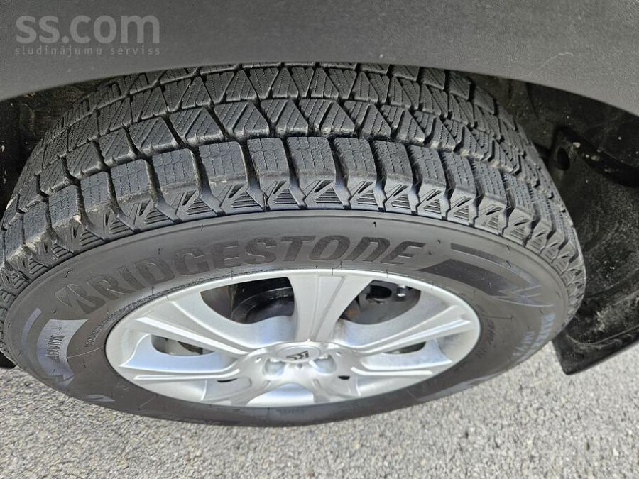 Sarkans Toyota RAV4 2018 Rīga, ar dzinēja tilpumu 2.50 L un nobraukumu 159 tūkst. km par 16500 €, foto 15 vietnē AUTOMOTO.COM.LV