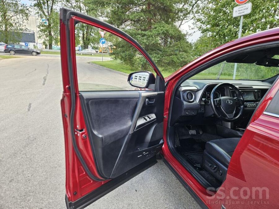 Sarkans Toyota RAV4 2018 Rīga, ar dzinēja tilpumu 2.50 L un nobraukumu 159 tūkst. km par 16500 €, foto 16 vietnē AUTOMOTO.COM.LV