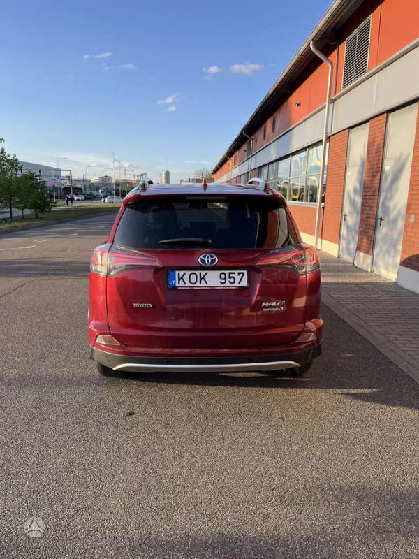 Sarkans Toyota RAV4 2018 Viļņa, ar dzinēja tilpumu 2.49 L un nobraukumu 150 tūkst. km par 17500 €, foto 6 vietnē AUTOMOTO.COM.LV