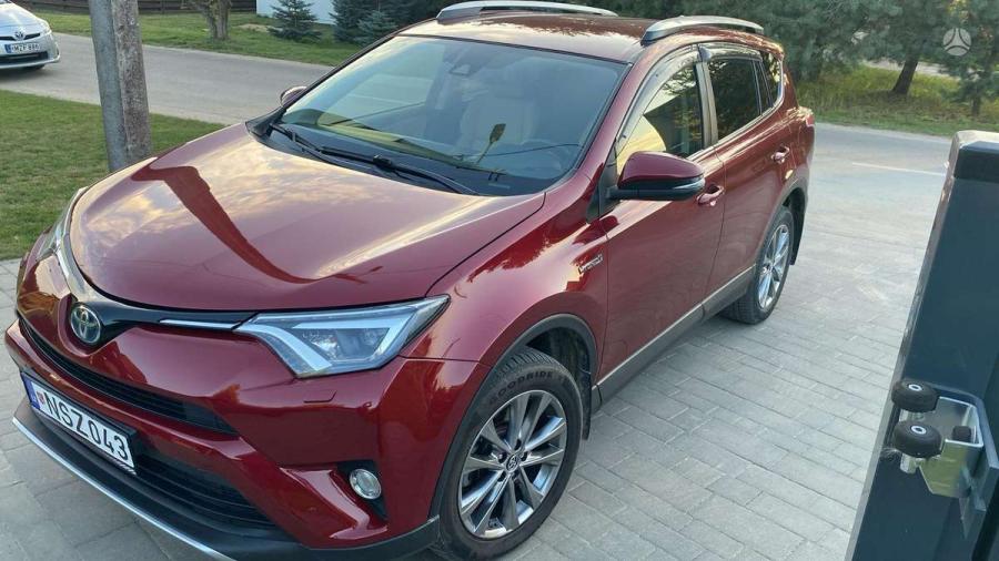 Sarkans Toyota RAV4 2018 Kauņa, ar dzinēja tilpumu 2.49 L un nobraukumu 143 tūkst. km par 18800 €, foto 4 vietnē AUTOMOTO.COM.LV