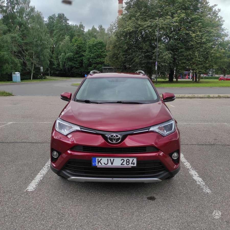 Sarkans Toyota RAV4 2018 Viļņa, ar dzinēja tilpumu 1.99 L un nobraukumu 106 tūkst. km par 17700 €, foto 1 vietnē AUTOMOTO.COM.LV