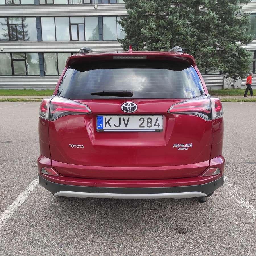 Sarkans Toyota RAV4 2018 Viļņa, ar dzinēja tilpumu 1.99 L un nobraukumu 106 tūkst. km par 17700 €, foto 7 vietnē AUTOMOTO.COM.LV