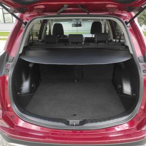 Sarkans Toyota RAV4 2018 Viļņa, ar dzinēja tilpumu 1.99 L un nobraukumu 106 tūkst. km par 17700 €, foto 16 vietnē AUTOMOTO.COM.LV