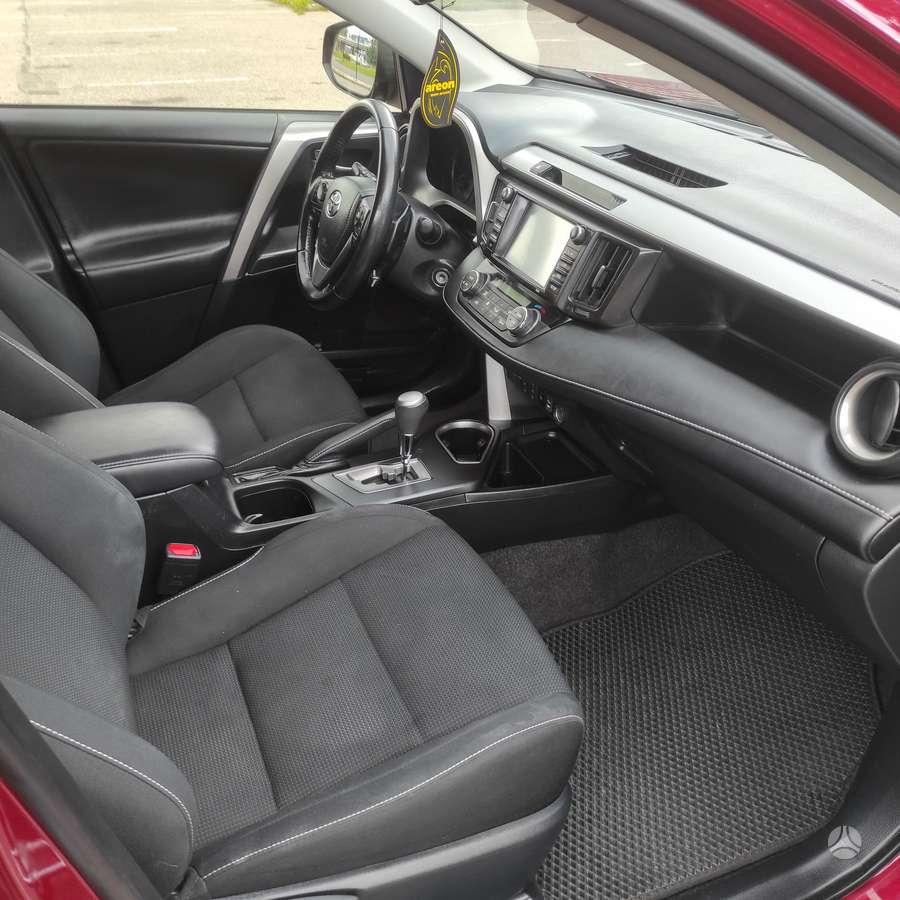 Sarkans Toyota RAV4 2018 Viļņa, ar dzinēja tilpumu 1.99 L un nobraukumu 106 tūkst. km par 17700 €, foto 18 vietnē AUTOMOTO.COM.LV