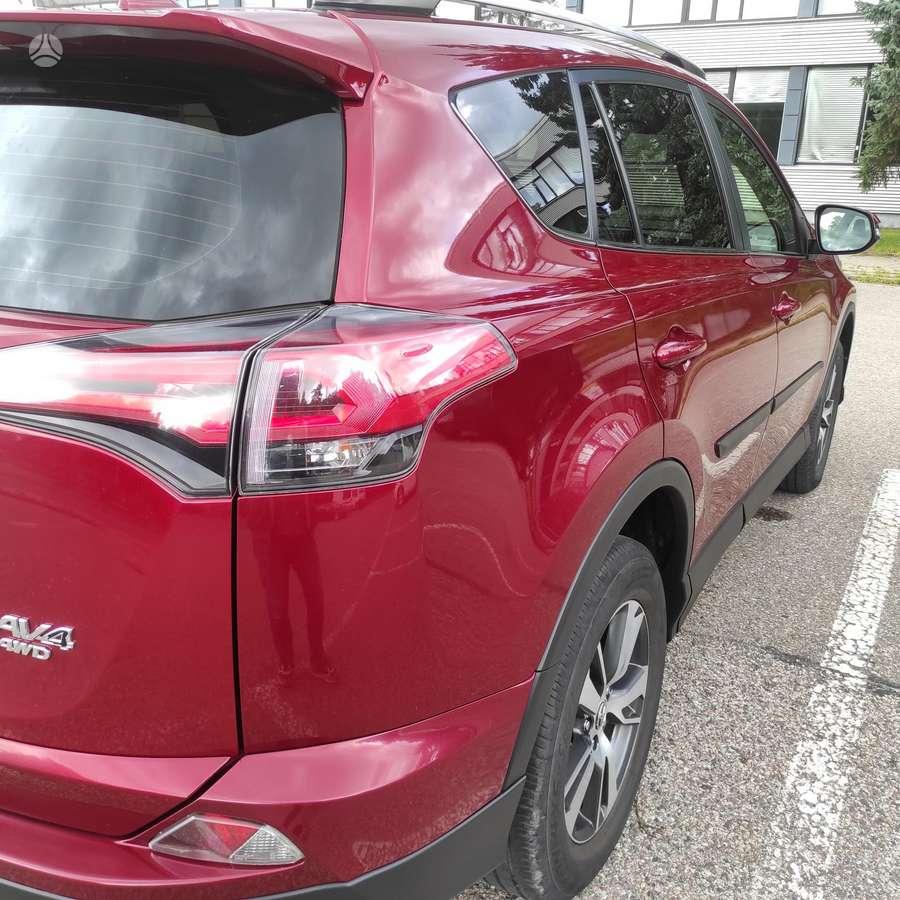 Sarkans Toyota RAV4 2018 Viļņa, ar dzinēja tilpumu 1.99 L un nobraukumu 106 tūkst. km par 17700 €, foto 22 vietnē AUTOMOTO.COM.LV