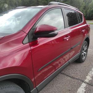 Sarkans Toyota RAV4 2018 Viļņa, ar dzinēja tilpumu 1.99 L un nobraukumu 106 tūkst. km par 17700 €, foto 24 vietnē AUTOMOTO.COM.LV