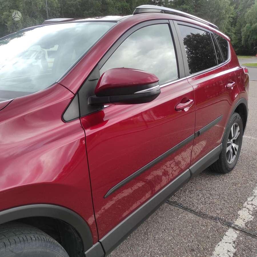Sarkans Toyota RAV4 2018 Viļņa, ar dzinēja tilpumu 1.99 L un nobraukumu 106 tūkst. km par 17700 €, foto 24 vietnē AUTOMOTO.COM.LV
