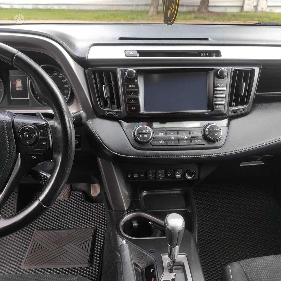 Sarkans Toyota RAV4 2018 Viļņa, ar dzinēja tilpumu 1.99 L un nobraukumu 106 tūkst. km par 17700 €, foto 28 vietnē AUTOMOTO.COM.LV