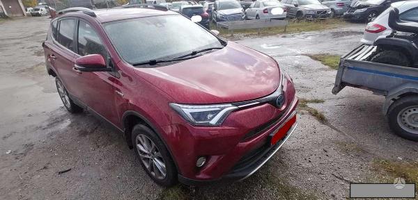 Sarkans Toyota RAV4 2019 Telšiai, ar dzinēja tilpumu 2.49 L un nobraukumu 70 tūkst. km par 10285 €, foto 2 vietnē AUTOMOTO.COM.LV
