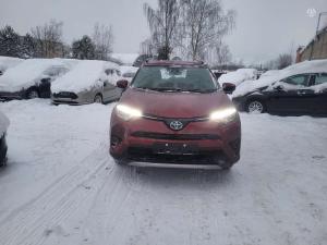 Red Toyota RAV4 2019 in Telschi, with an engine capacity of 2.49 L and mileage of 70 thousand km for 10300 €, photo 3 on AUTOMOTO.COM.LV