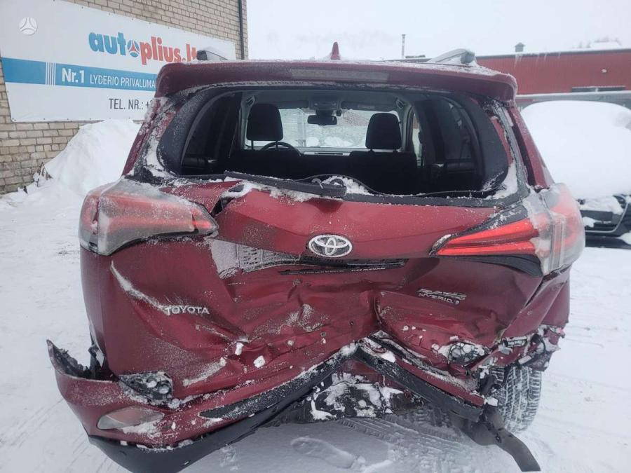 Red Toyota RAV4 2019 in Telschi, with an engine capacity of 2.49 L and mileage of 70 thousand km for 10300 €, photo 11 on AUTOMOTO.COM.LV