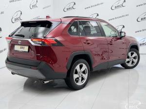 Red Toyota RAV4 2019 in Vilnius, with an engine capacity of 1.99 L and mileage of 184 thousand km for 18900 €, photo 3 on AUTOMOTO.COM.LV