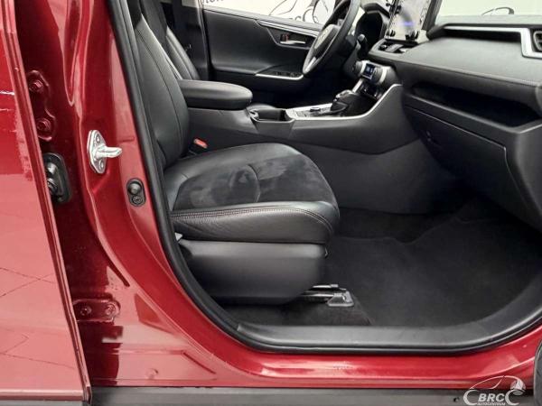 Red Toyota RAV4 2019 in Vilnius, with an engine capacity of 1.99 L and mileage of 184 thousand km for 18900 €, photo 7 on AUTOMOTO.COM.LV