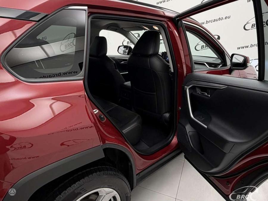Red Toyota RAV4 2019 in Vilnius, with an engine capacity of 1.99 L and mileage of 184 thousand km for 18900 €, photo 13 on AUTOMOTO.COM.LV