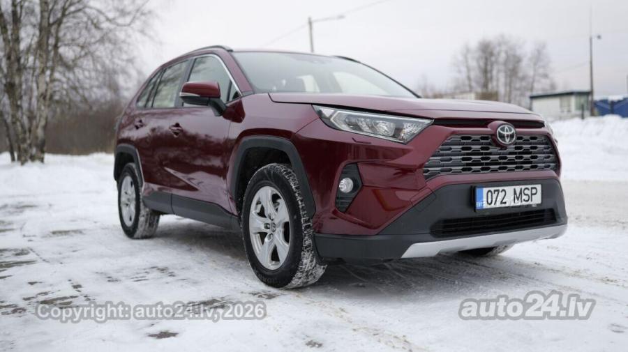 Red Toyota RAV4 2019 in Tallinn, with an engine capacity of 2.00 L and mileage of 95 thousand km for 19999 €, photo 3 on AUTOMOTO.COM.LV