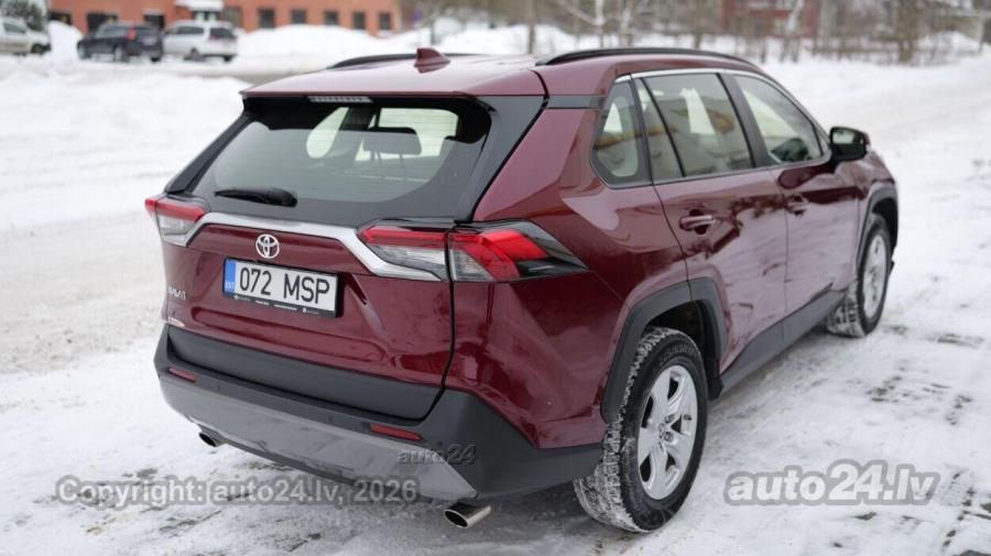Red Toyota RAV4 2019 in Tallinn, with an engine capacity of 2.00 L and mileage of 95 thousand km for 19999 €, photo 4 on AUTOMOTO.COM.LV