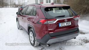 Red Toyota RAV4 2019 in Tallinn, with an engine capacity of 2.00 L and mileage of 95 thousand km for 19999 €, photo 5 on AUTOMOTO.COM.LV
