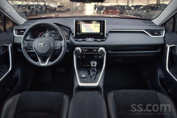 Red Toyota RAV4 2019 in Riga, with an engine capacity of 2.00 L and mileage of 20 thousand km for 24900 €, photo 4 on AUTOMOTO.COM.LV