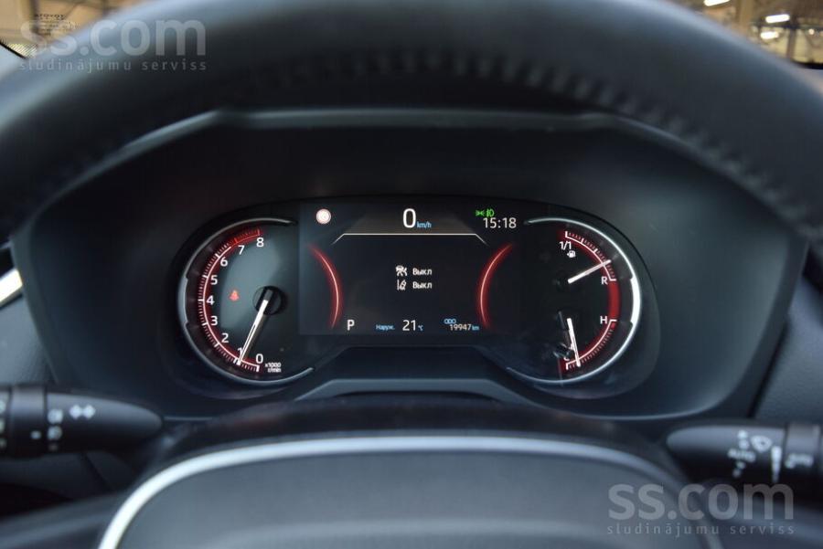 Red Toyota RAV4 2019 in Riga, with an engine capacity of 2.00 L and mileage of 20 thousand km for 24900 €, photo 9 on AUTOMOTO.COM.LV