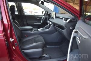 Red Toyota RAV4 2019 in Riga, with an engine capacity of 2.00 L and mileage of 20 thousand km for 24900 €, photo 12 on AUTOMOTO.COM.LV