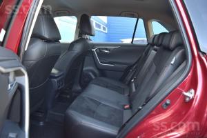 Red Toyota RAV4 2019 in Riga, with an engine capacity of 2.00 L and mileage of 20 thousand km for 24900 €, photo 13 on AUTOMOTO.COM.LV