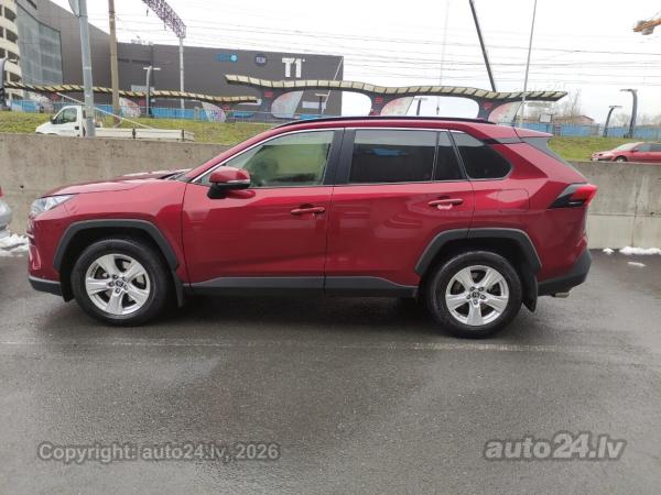 Sarkans Toyota RAV4 2019 Tallina, ar dzinēja tilpumu 2.00 L un nobraukumu 156 tūkst. km par 19500 €, foto 3 vietnē AUTOMOTO.COM.LV