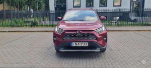 Red Toyota RAV4 2019 in Kaunas, with an engine capacity of 1.99 L and mileage of 125 thousand km for 21500 €, photo 4 on AUTOMOTO.COM.LV