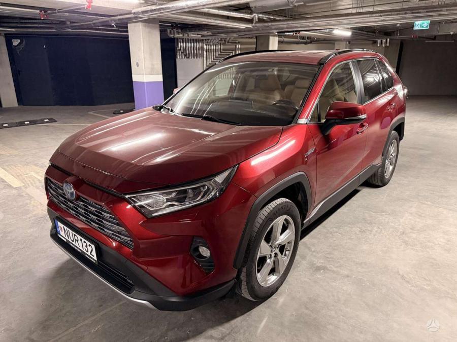 Sarkans Toyota RAV4 2019 Viļņa, ar dzinēja tilpumu 2.49 L un nobraukumu 142 tūkst. km par 24300 €, foto 1 vietnē AUTOMOTO.COM.LV