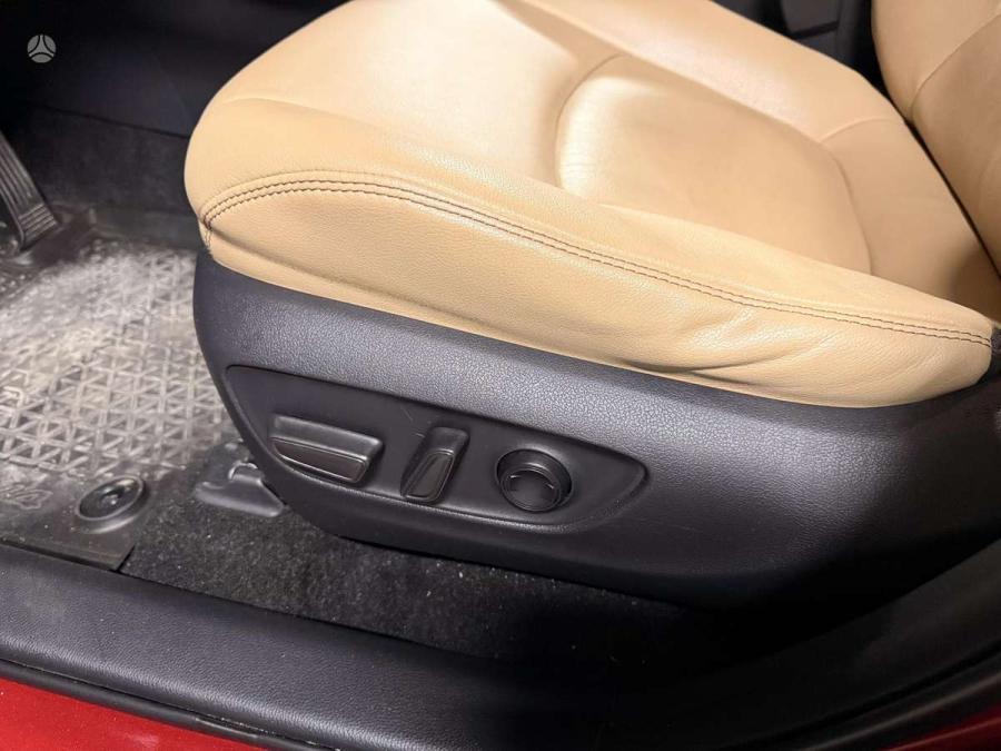 Sarkans Toyota RAV4 2019 Viļņa, ar dzinēja tilpumu 2.49 L un nobraukumu 142 tūkst. km par 24300 €, foto 19 vietnē AUTOMOTO.COM.LV